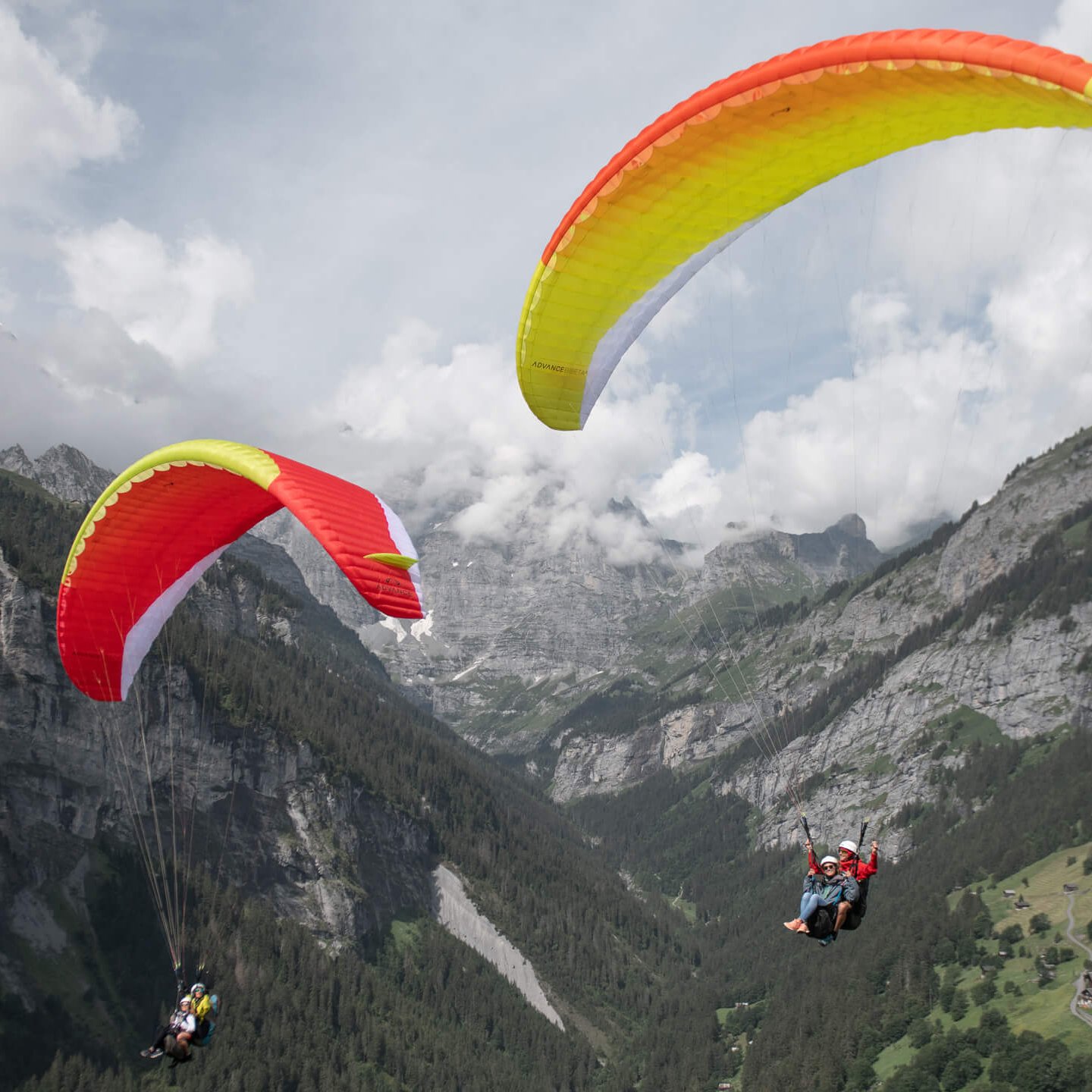 TANDEM FLIGHT – Paragliding Gstaad Switzerland
