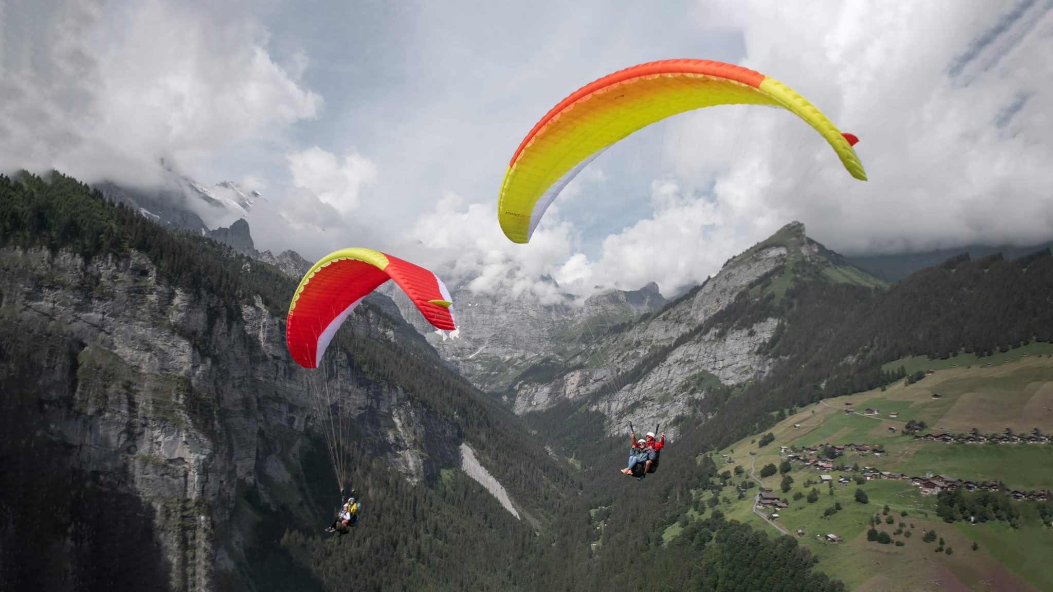 Tandem Flight – Paragliding Gstaad Switzerland